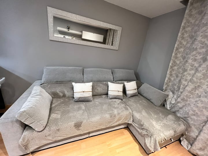 Lovely 4 Bedroom Flat In Zaragoza - Centro - Zaragoza