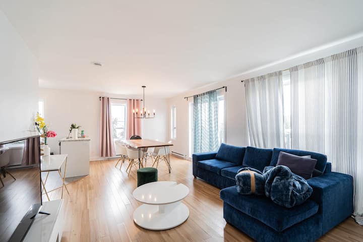 4119c Nice 3 Bedroom Freeparking - Brossard