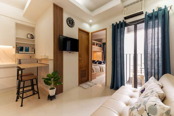 High-floor Unit W/ City Skyline View - Cebu City