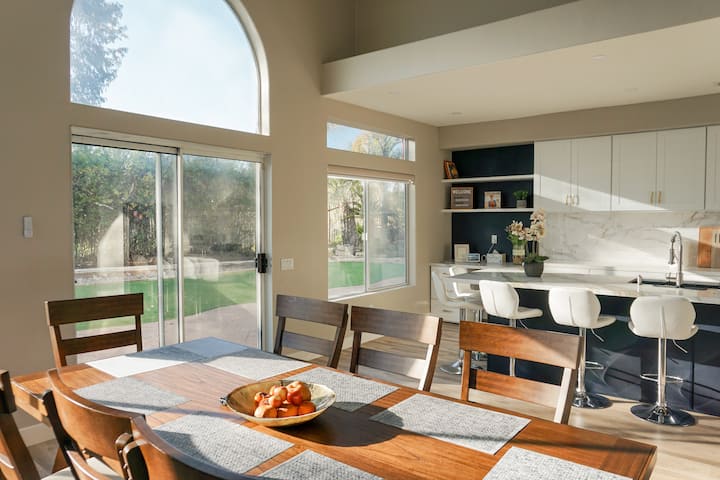 Cozy & Spacious 4 Bdr, 2.5 Bt Home Near Wineries - Temecula, CA