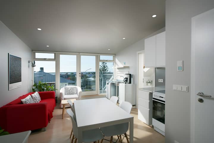 Bright Flat, Sunset Balconies - Reykjavík