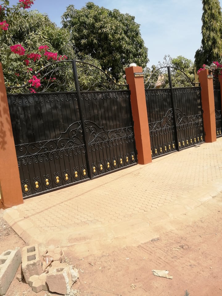 Magnifique Villa Spacieuse Le Beau Séjour A Saaba - Ouagadougou