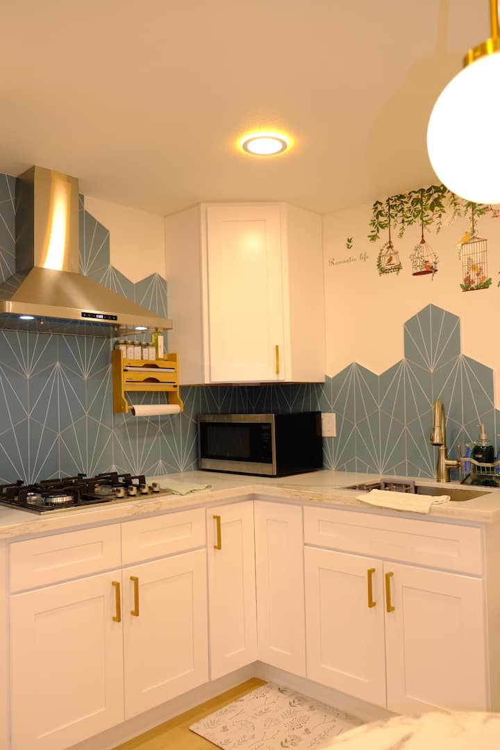 Private Entry, Modern Guestsuite W/ Kitchen - Cupertino, CA