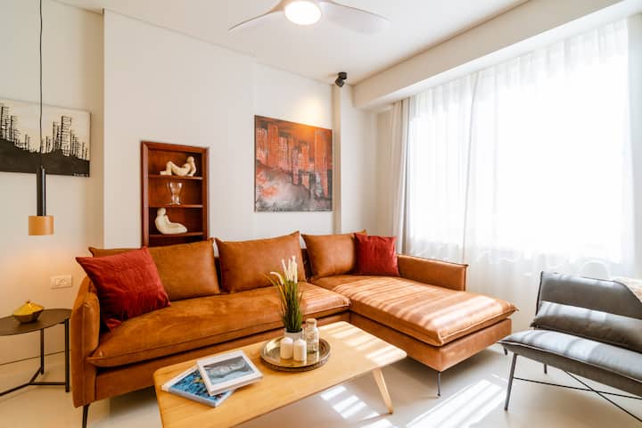 Gordon Beach's Secret 2br Art+vibe Near Beach - Tel Aviv