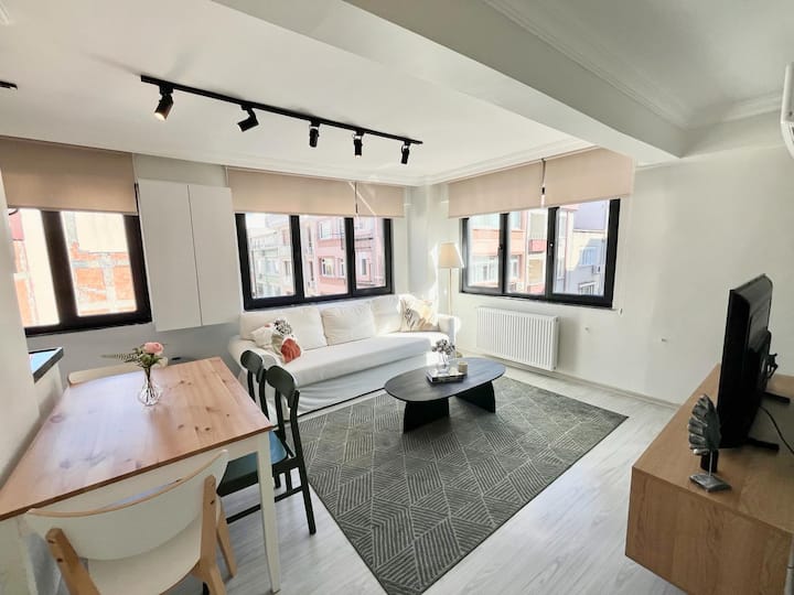 Fully Equipped 3br Near Metro - Beyoğlu
