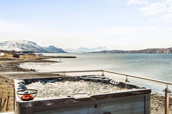 Queen Size Beds | Fantastisk Nordlys | Jaccuzi - Norway