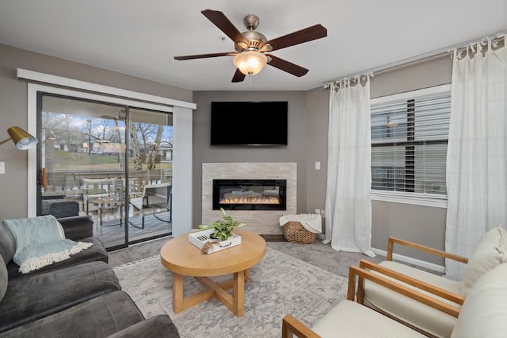 Hadley's Place | Pools, Golf, Pickleball, Pointe R - Branson, MO