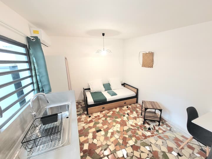 Beau Studio Hypercentre St Denis "Ti Jacques" - Saint-Denis