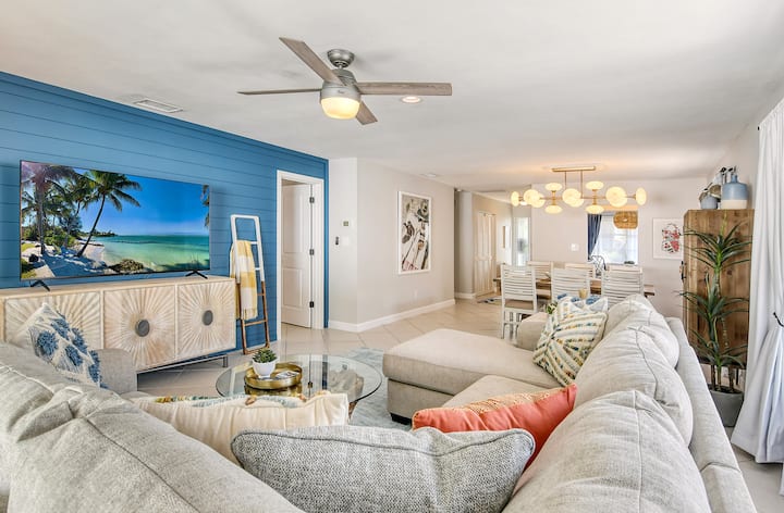 New Villa On Siesta Key!  Pool & Walkable To Beach - Siesta Key, FL