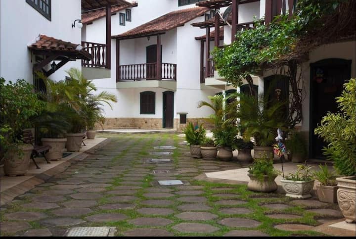 Casa Triplex 500 M Da Praia
3 Quartos Todos Com Ar - Cabo Frio