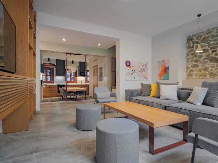 A Neoclassical Mansion In Athens - Athènes