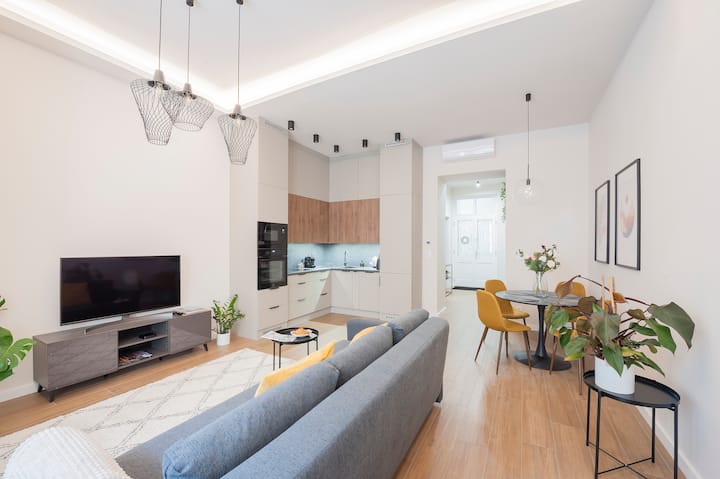 Triangle Of Peace, Relax, And Recreation - Budapest