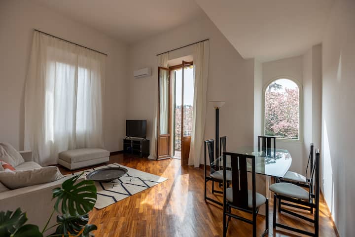 Modern, Bright And Spacious 2-bedroom Apartment - Taliansko
