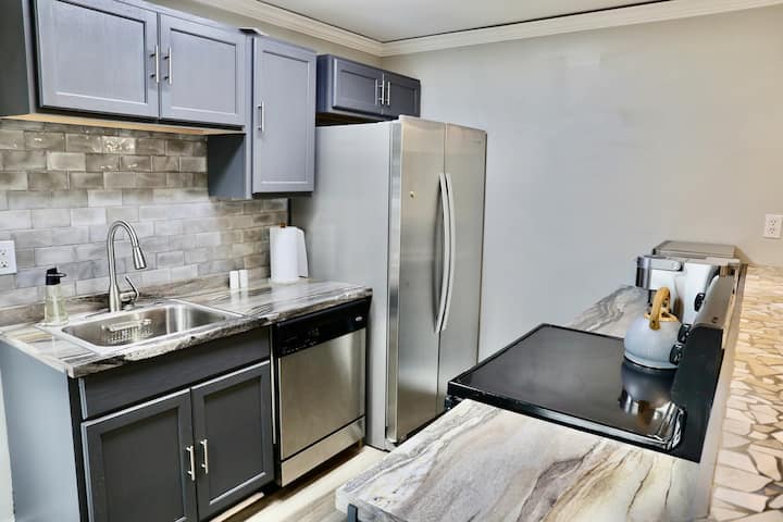 Hawks Nest - All Amenities, Perfect Escape - Wilmington, NC