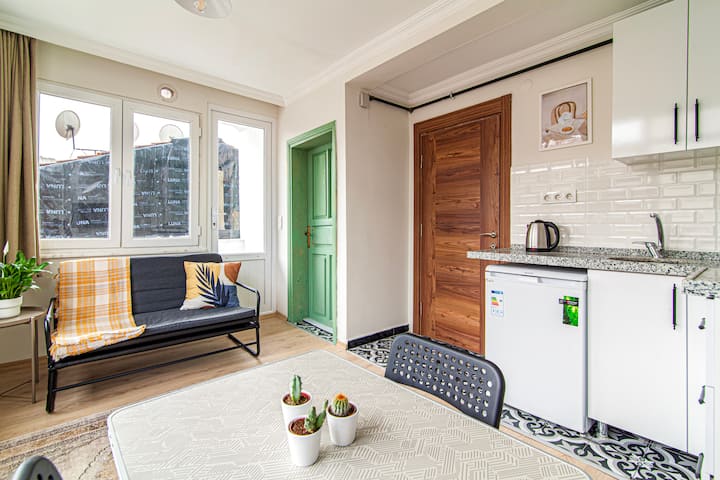 Appartement Balcon | Télétravail | Balat Centre - Zeytinburnu