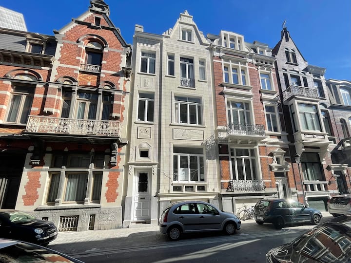 Apartment In Charming Townhouse At Ostend Beach - Ostend