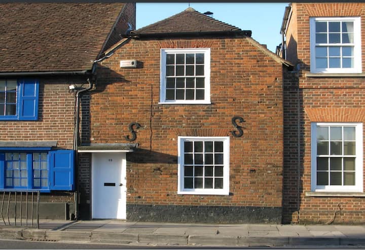 Grade Ii Listed Cottage | Free Parking - Salisbury
