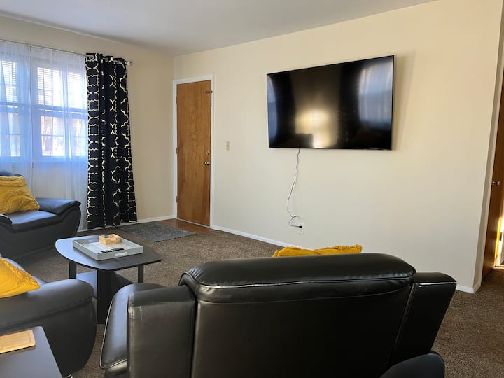 The Creekside Oasis Duplex - Central Avon - Avon, OH