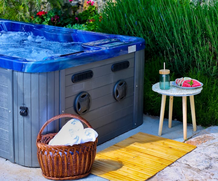 Tiny House Oaza In Nature Park With Jacuzzi - Brela