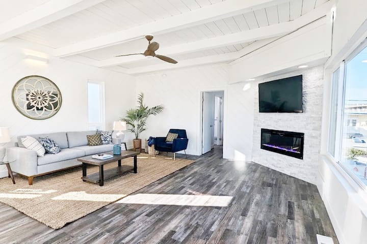 Spacious Mission Beach House W/ac& Parking - San Diego, CA