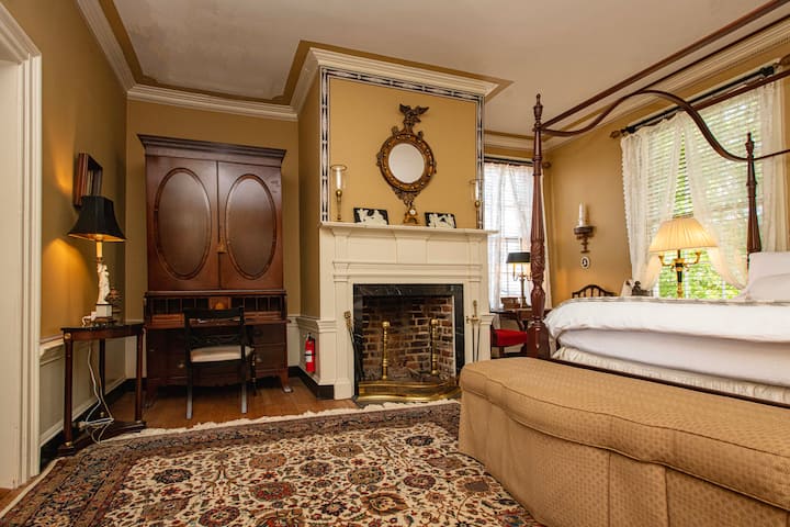 Bishop's Suite - Strawberry Hill Petersburg - Petersburg, VA
