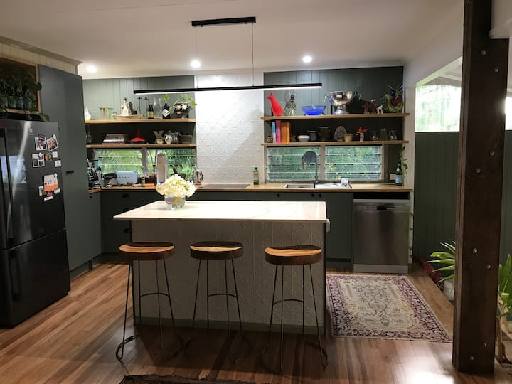 Modern Beach Shack - Townsville