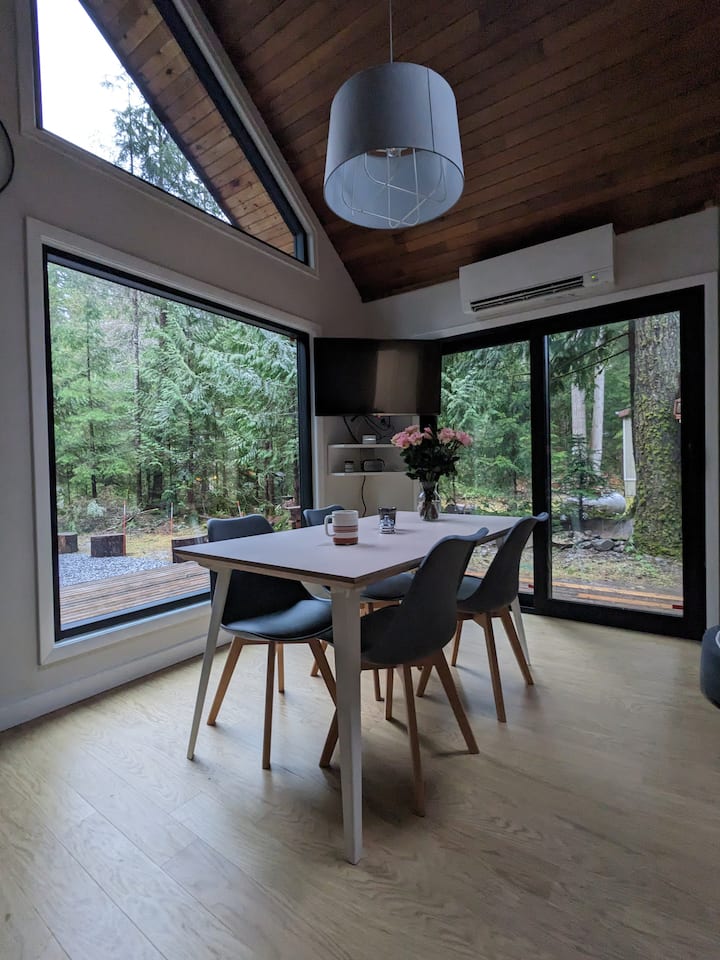 Glacier's Lagom Cabin - Glacier, WA