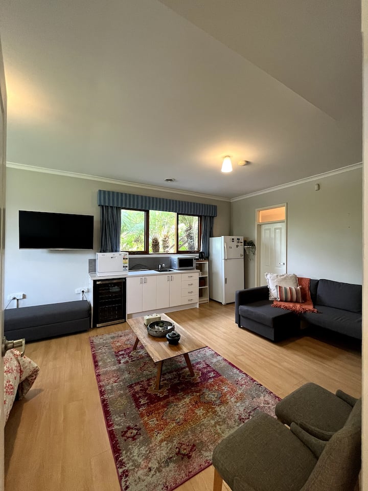 Studio At The Banks Of Mt Taylor - Canberra