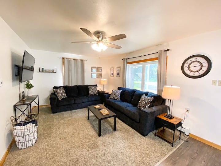 Huge/cozy 8br Home - Alaska