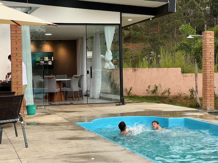 Casa Agradável Com Piscina E Conforto - Juiz de Fora
