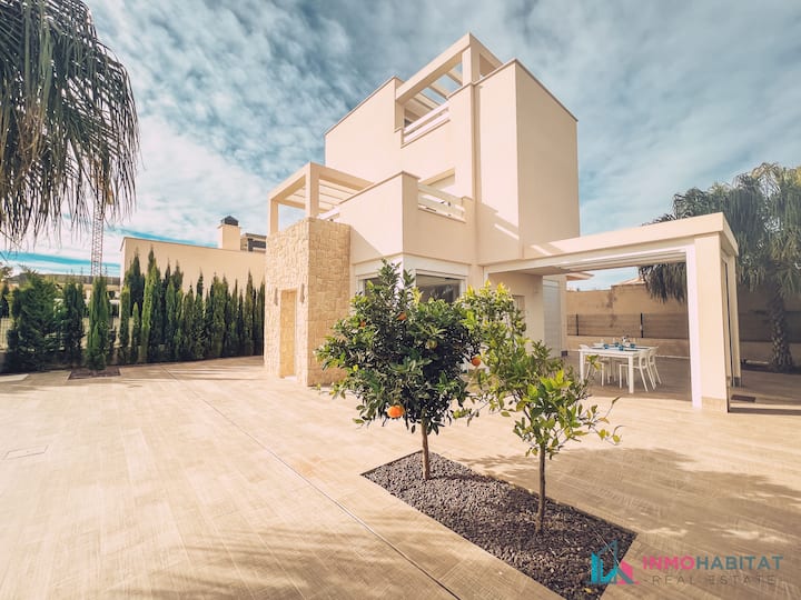 Stunning Villa In Playa Honda - La Manga