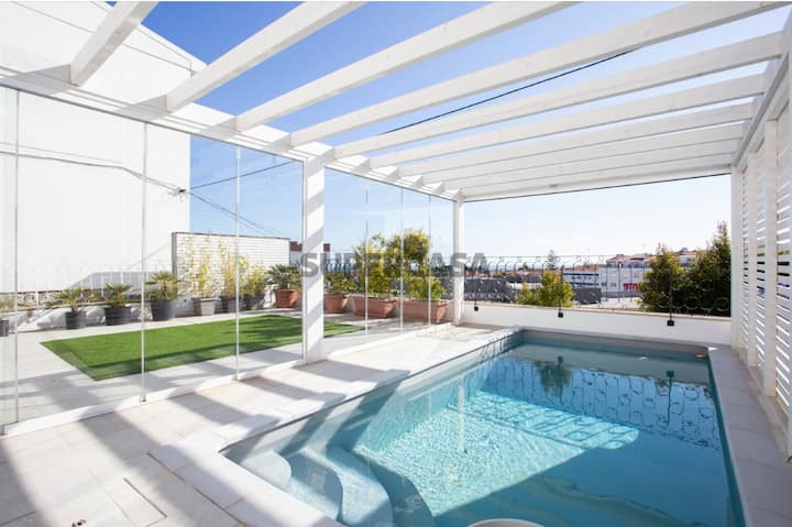 Casa Carefri: 2-pool Ocean-view Villa By Beach - Cascais