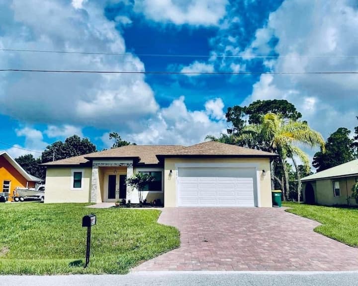 Harmony Vacay On The Water - Port Charlotte