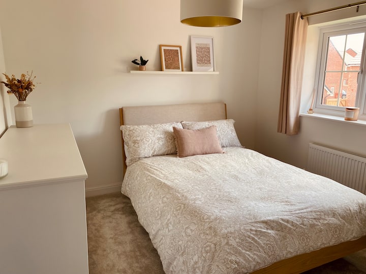 Bedroom At Bullrush, Short Walk To Chepstow - Chepstow