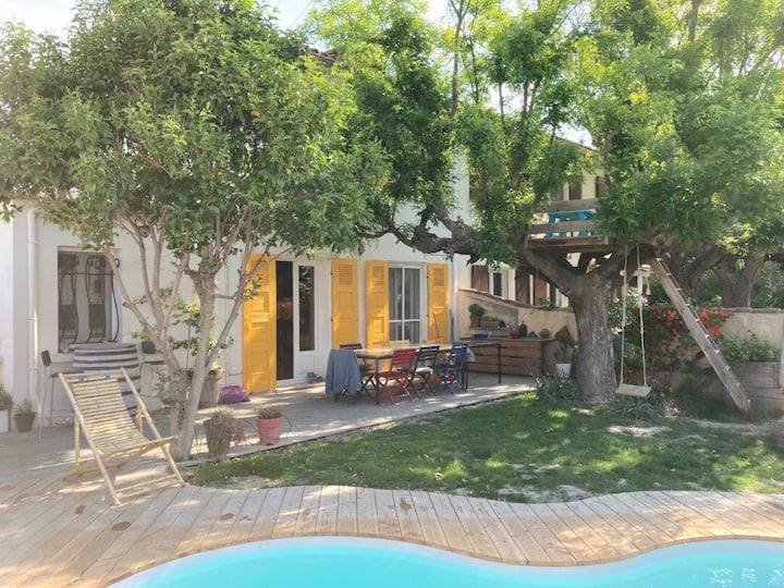 Maison Familiale Avec Jardin Et Piscine - Fontvieille