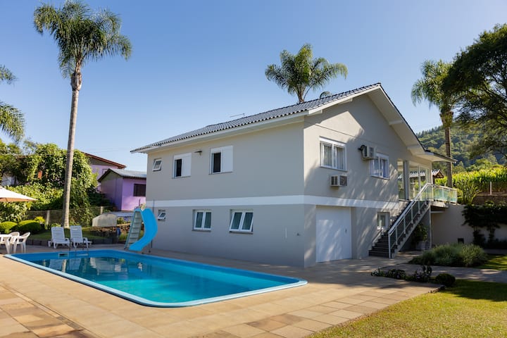 Casa Garavaglia
Caminhos De Pedra
Piscina
Vinhedos - Garibaldi