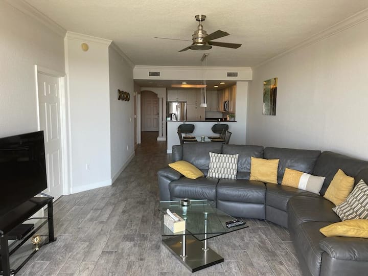Apartment In Cocoa Beach - Cape Canaveral, FL