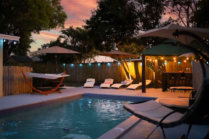 Relax At Serenity –Heated Pool Spa Wifi Near Beach - Palm Beach Gardens, FL