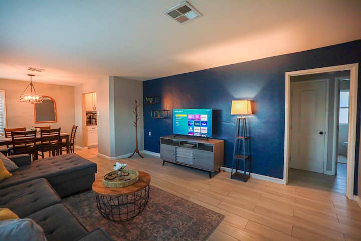 The Westchester Oasis - Bakersfield, CA