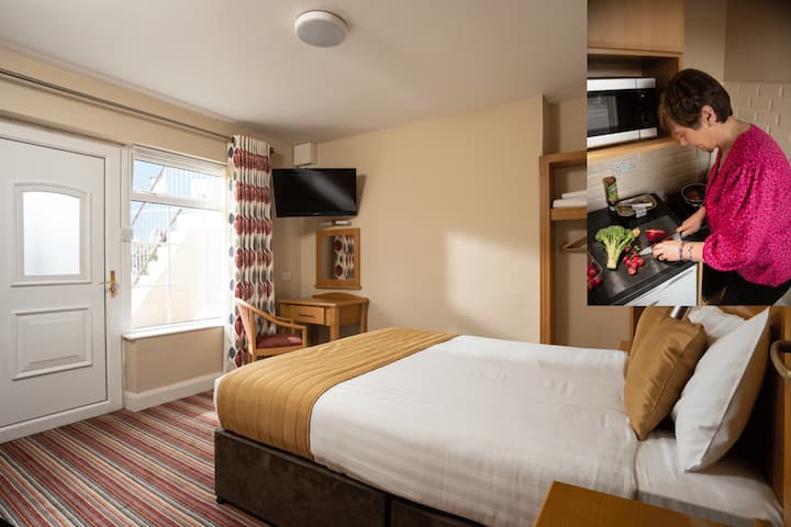 Serviced Double Room: ~ Pet Friendly With Ensuite - Enniskillen