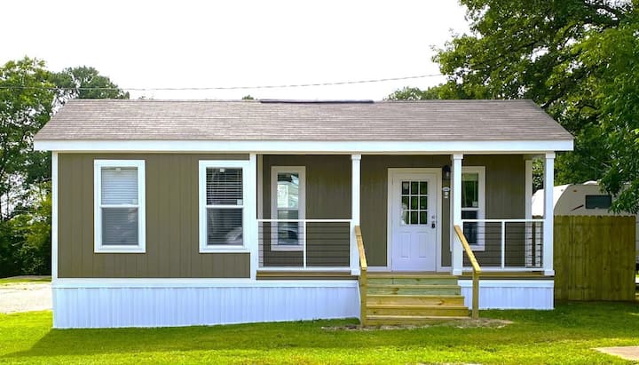 Cozy Tiny Home For You! - Longview, TX