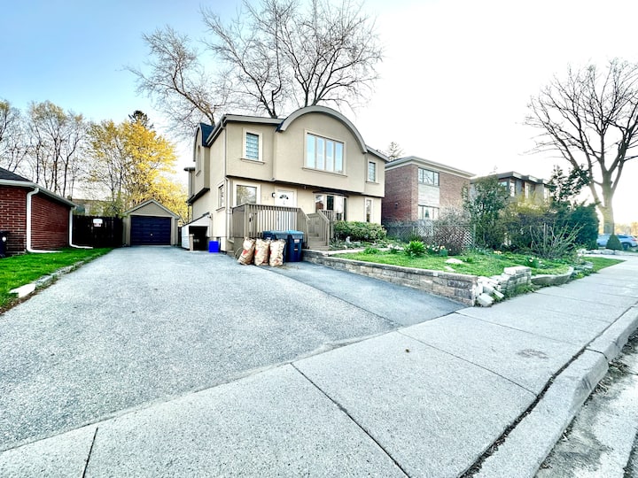 Home In Port Credit - Mississauga