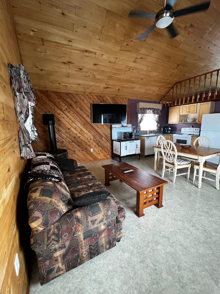 Fully Furnished Cabin With Loft - Peace River