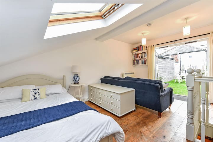 Garden Room, Free Parking, Central Winchester - Hampshire