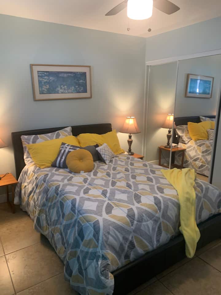 Grimley  Gaslight.  Close To Arts District - Las Vegas, NV