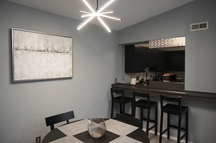 Modern Room Close To Purdue - Lafayette, IN