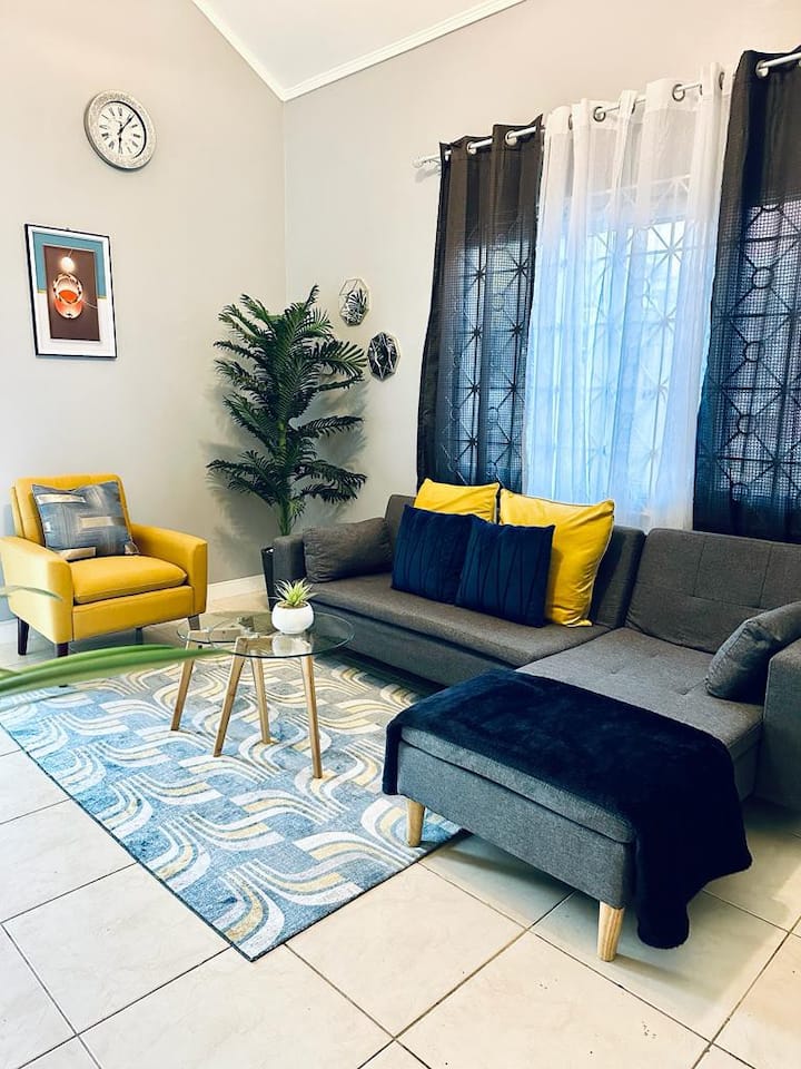 Morris' Cozy Deluxe. Vacation Home In Montego Bay. - Montego Bay