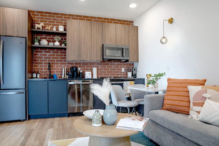 Designer Oasis 2br Townhome @Capital Hill - Seattle, WA