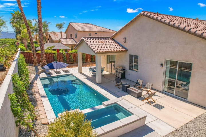 Colonial Style Home W/ Pool, Spa - 코첼라