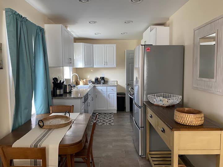 Renovated Home - Short Walk To Nd - Mishawaka, IN